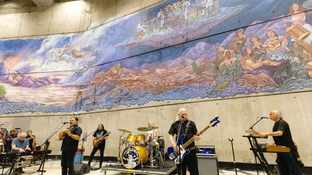 Muere el pintor René Olivares, considerado como el sexto integrante de Los Jaivas: Fue autor de ...